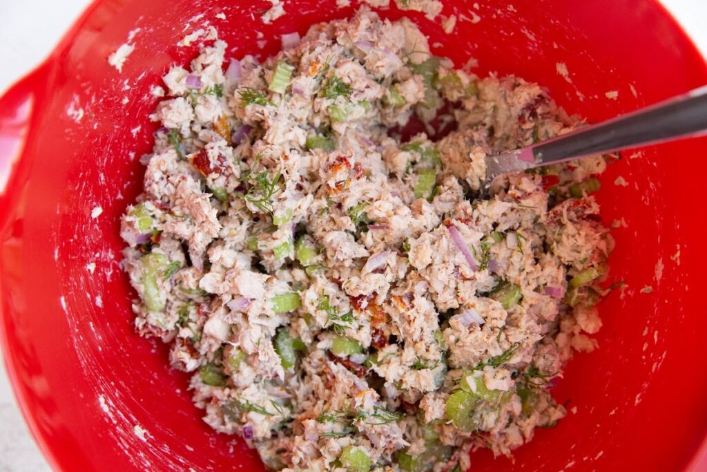 Tantalize Your Taste Buds: Tuna and Tomato Sandwich Cooked in GM Pot ...